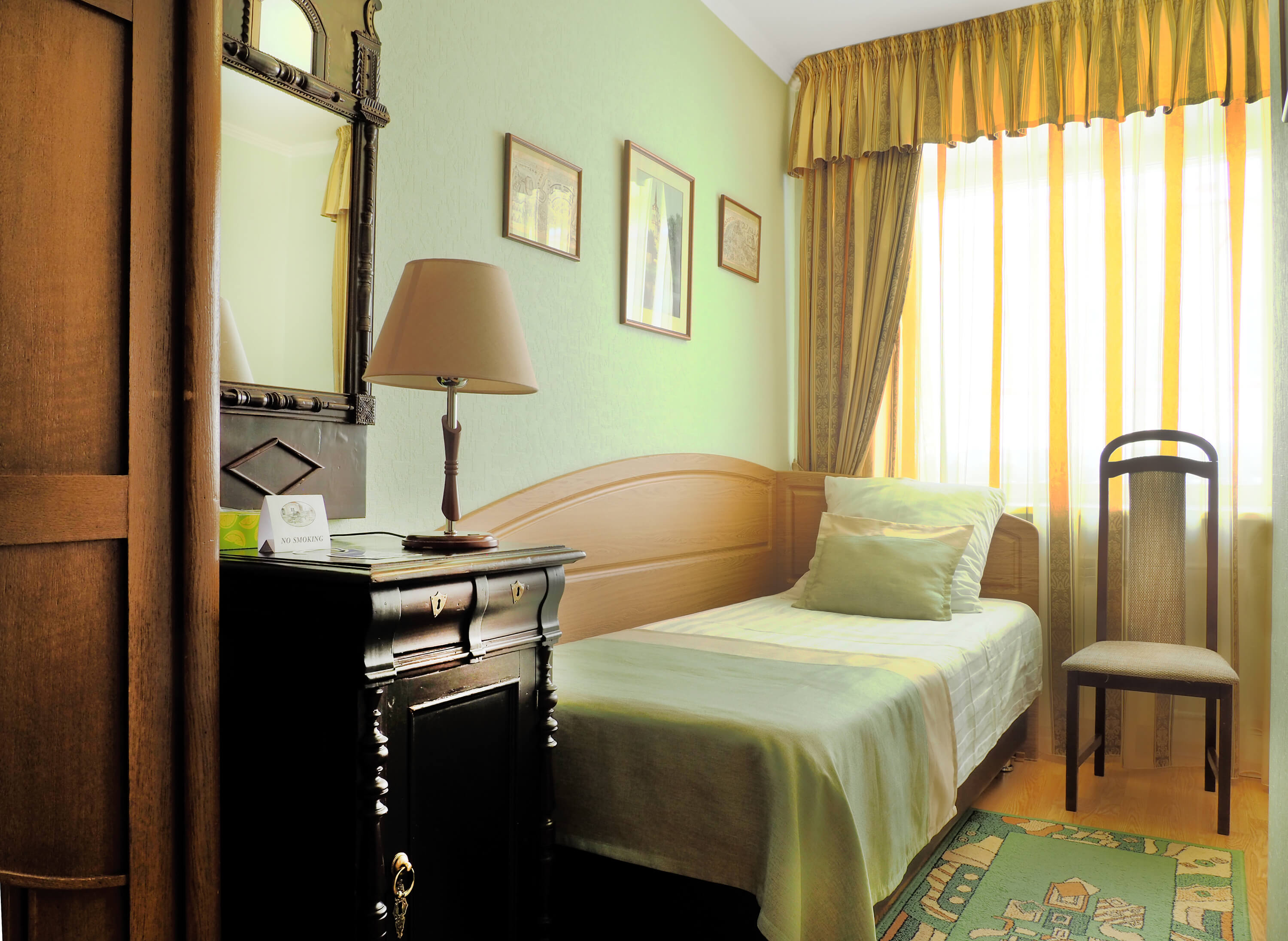 Price 1 bed room economy, rates hotel Siberia near Kremlin in Tobolsk